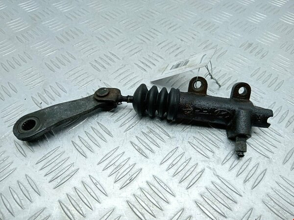 Замена рабочего цилиндра сцепления и рычага вилки — KIA Sportage (2G ...