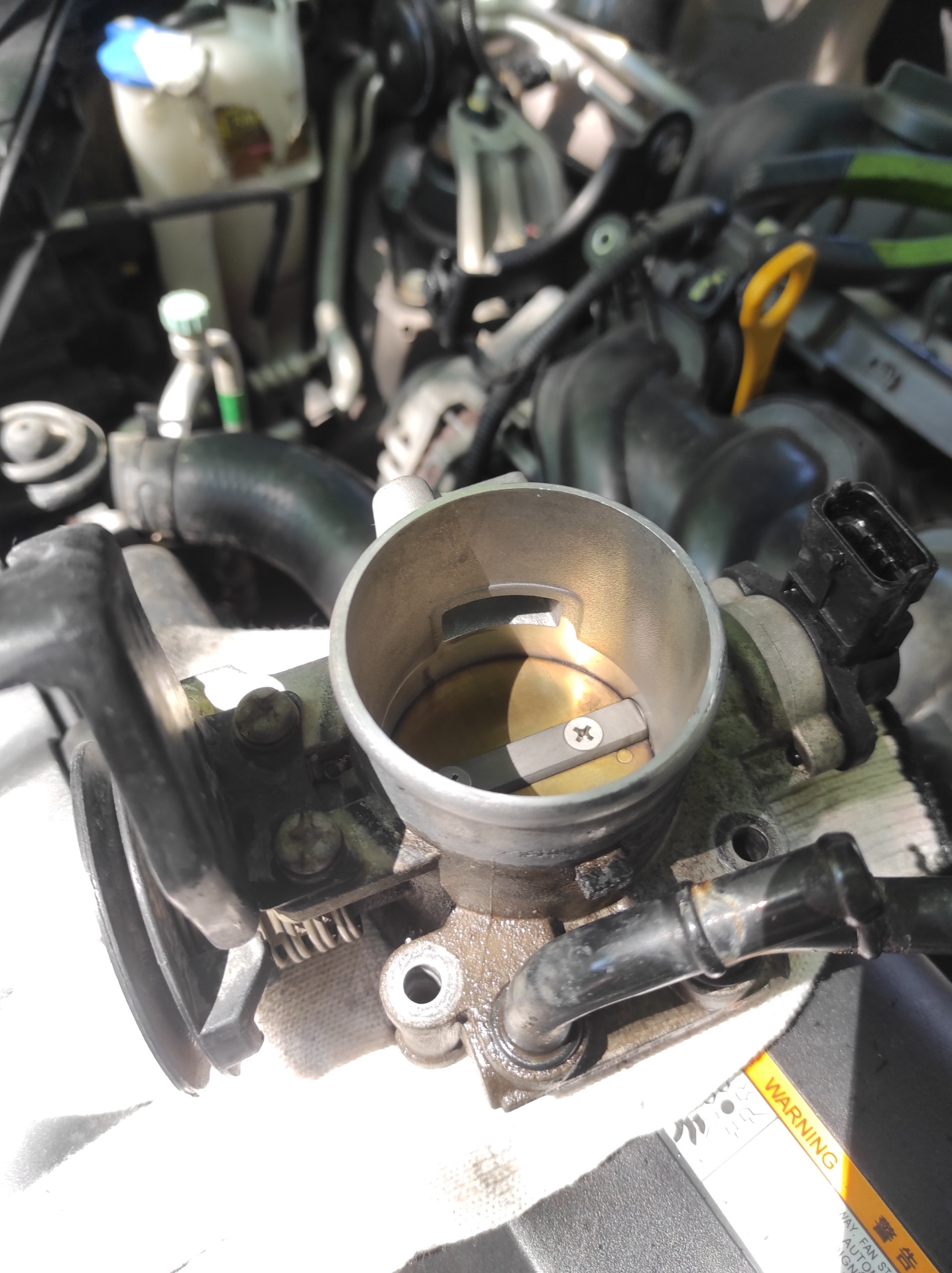 Чистка дроселя — KIA Ceed SW (1G), 1,6 л, 2009 года | плановое ТО | DRIVE2