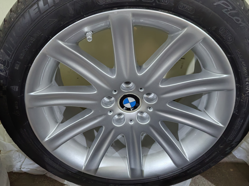 Шины зимние нешипованные Michelin 255/45 R19, литые диски BMW 9Jx19 ...