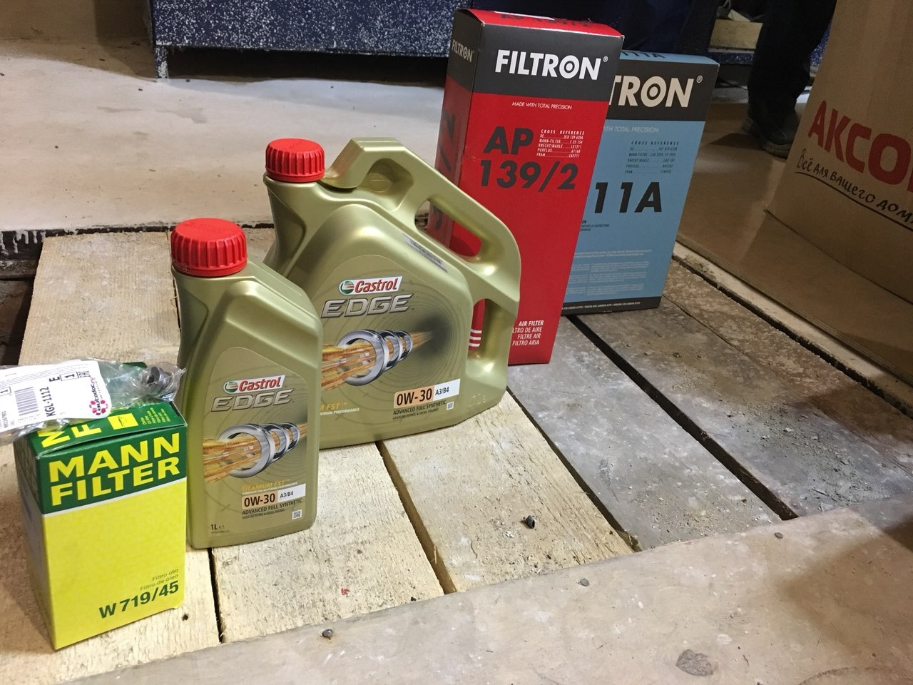 Фильтра + масло — Skoda Yeti, 1,8 л, 2015 года | плановое ТО | DRIVE2