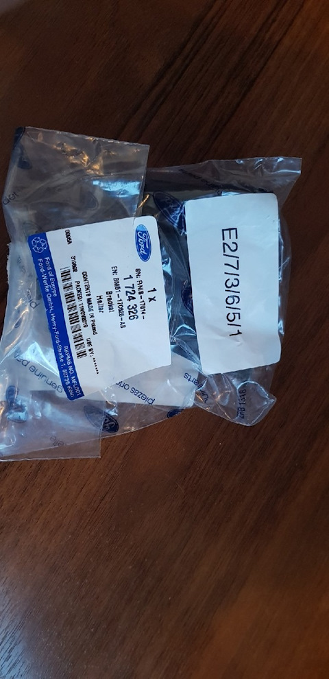 1724326 Кронштейн заливной горловины бачка омывателя / Focus-III 11 ...