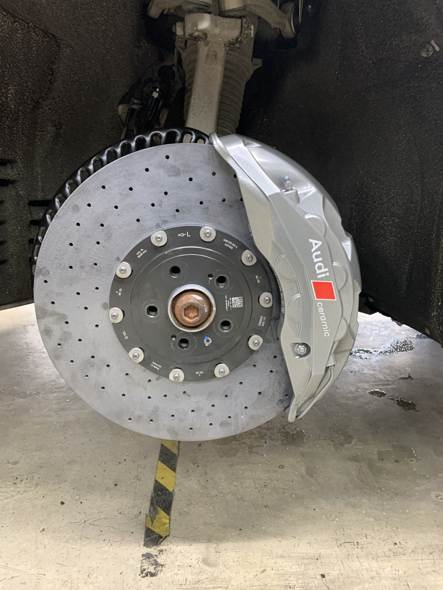 Апгрейд тормозной системы — передняя ось — Audi S8 (D4), 4 л, 2016 года ...