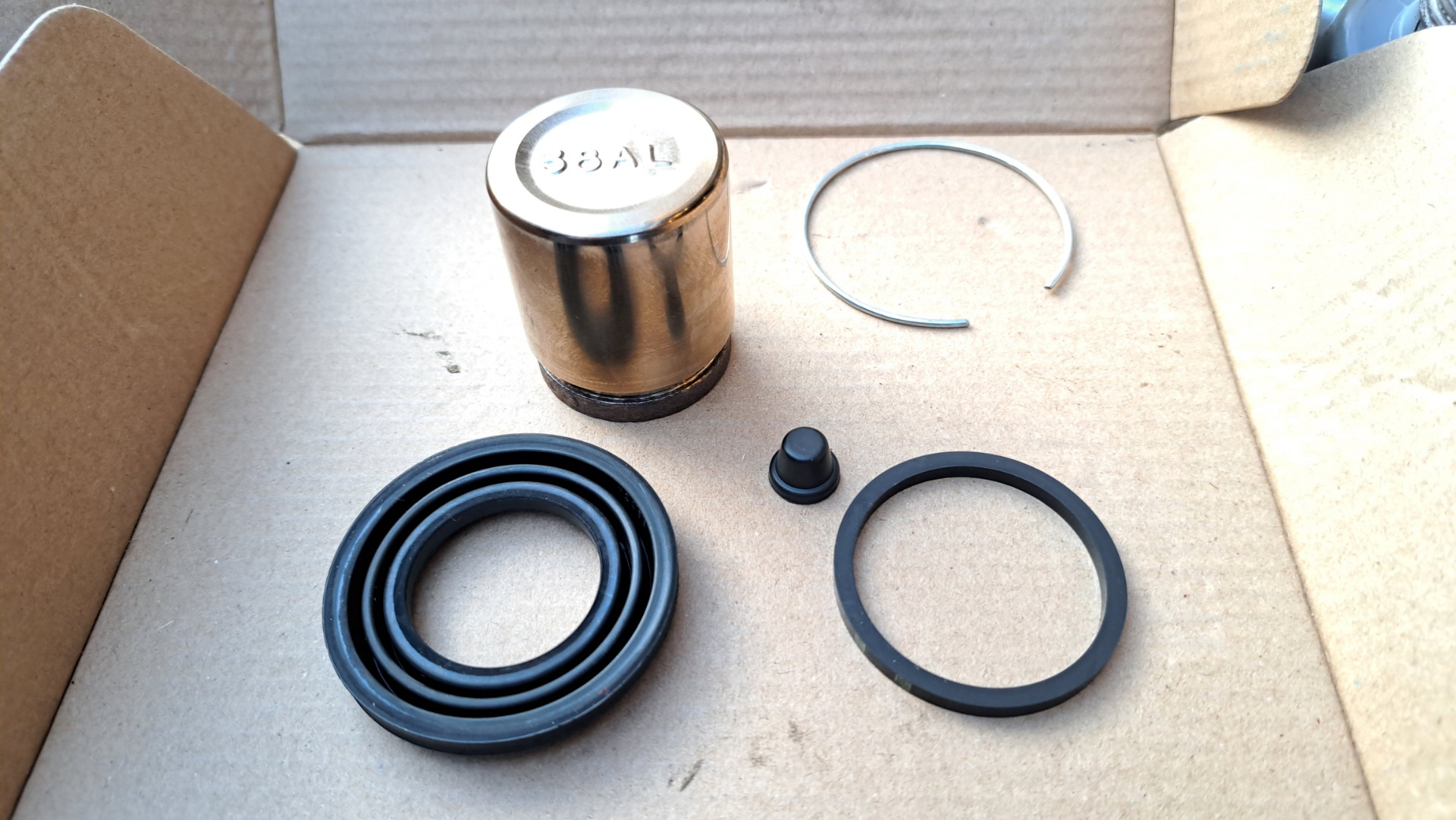 Задние тормоза — Toyota RAV4 (III), 2,4 л, 2011 года | просто так | DRIVE2