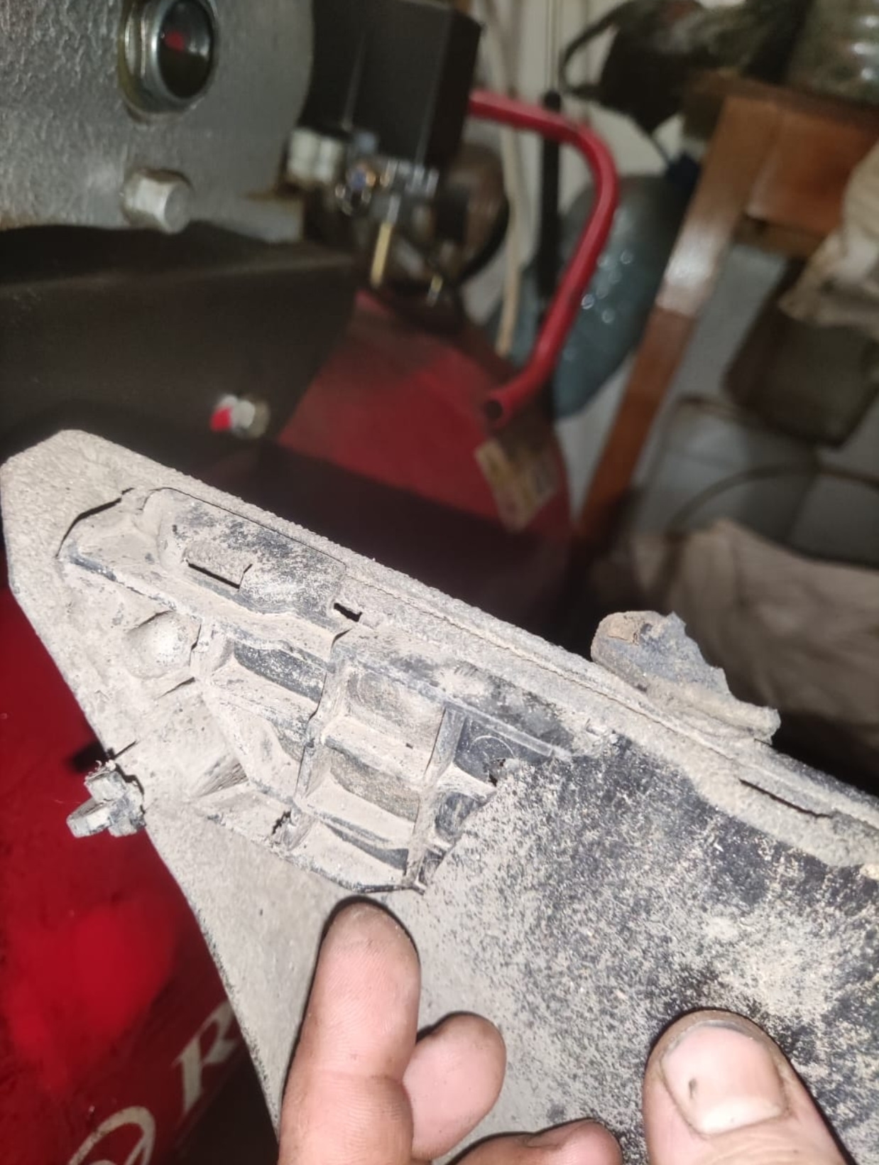 Замена крепления бампера — Toyota Land Cruiser 200, 4,5 л, 2011 года ...