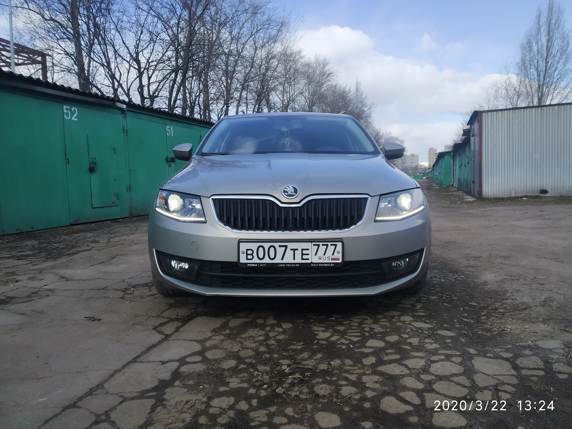 Установил оригинальные ксеноновые фары и ПТФ — Skoda Octavia A7 Mk3, 1 ...