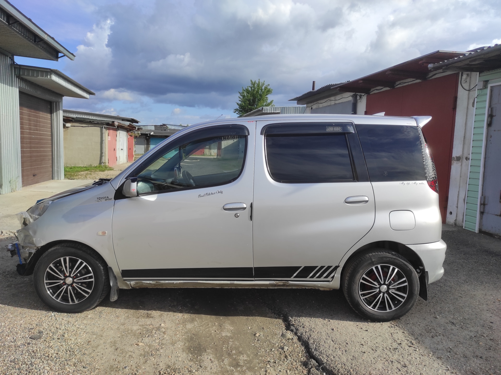 Наклейки, подсветка, выхлоп — Toyota Funcargo, 1,3 л, 2000 года | стайлинг | DRIVE2