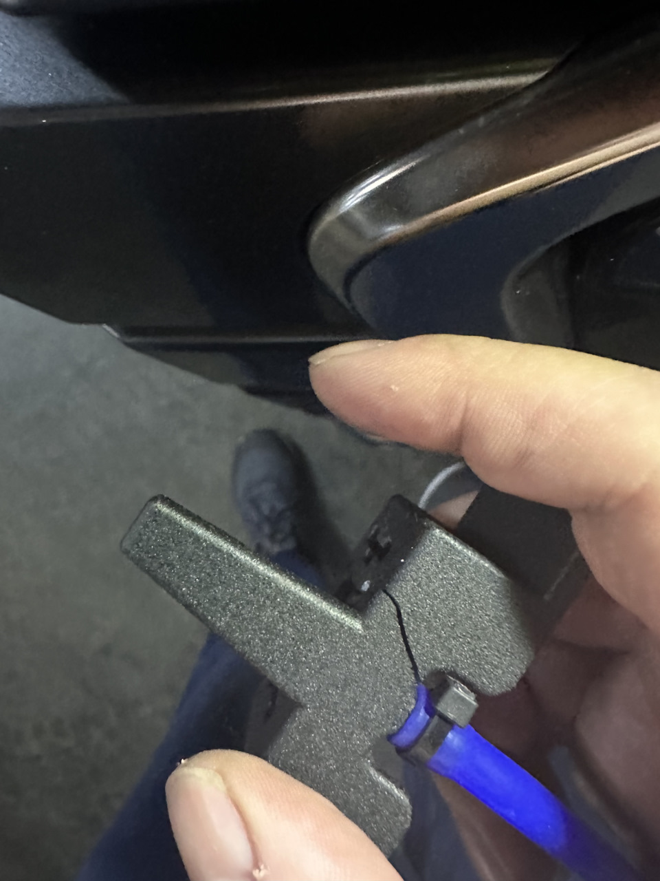 Установка омывателей передней и задней камеры, чистка сенсора ...