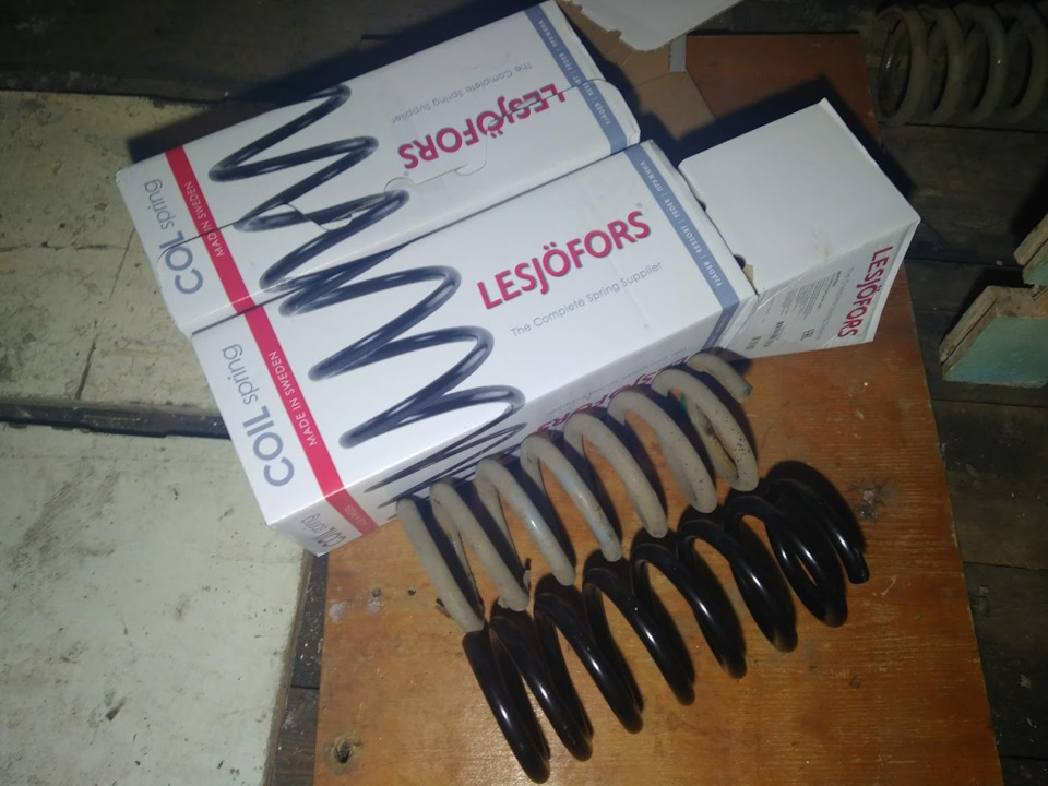 Установка передних пружин Lesjofors. Частичка Швеции в Ниву. — Lada 4x4 ...