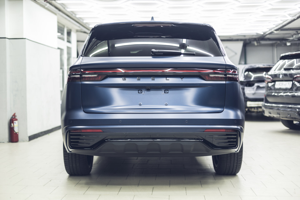 Антихром и оклейка матовой плёнкой Quantum Pro Plus Matte Джили ...