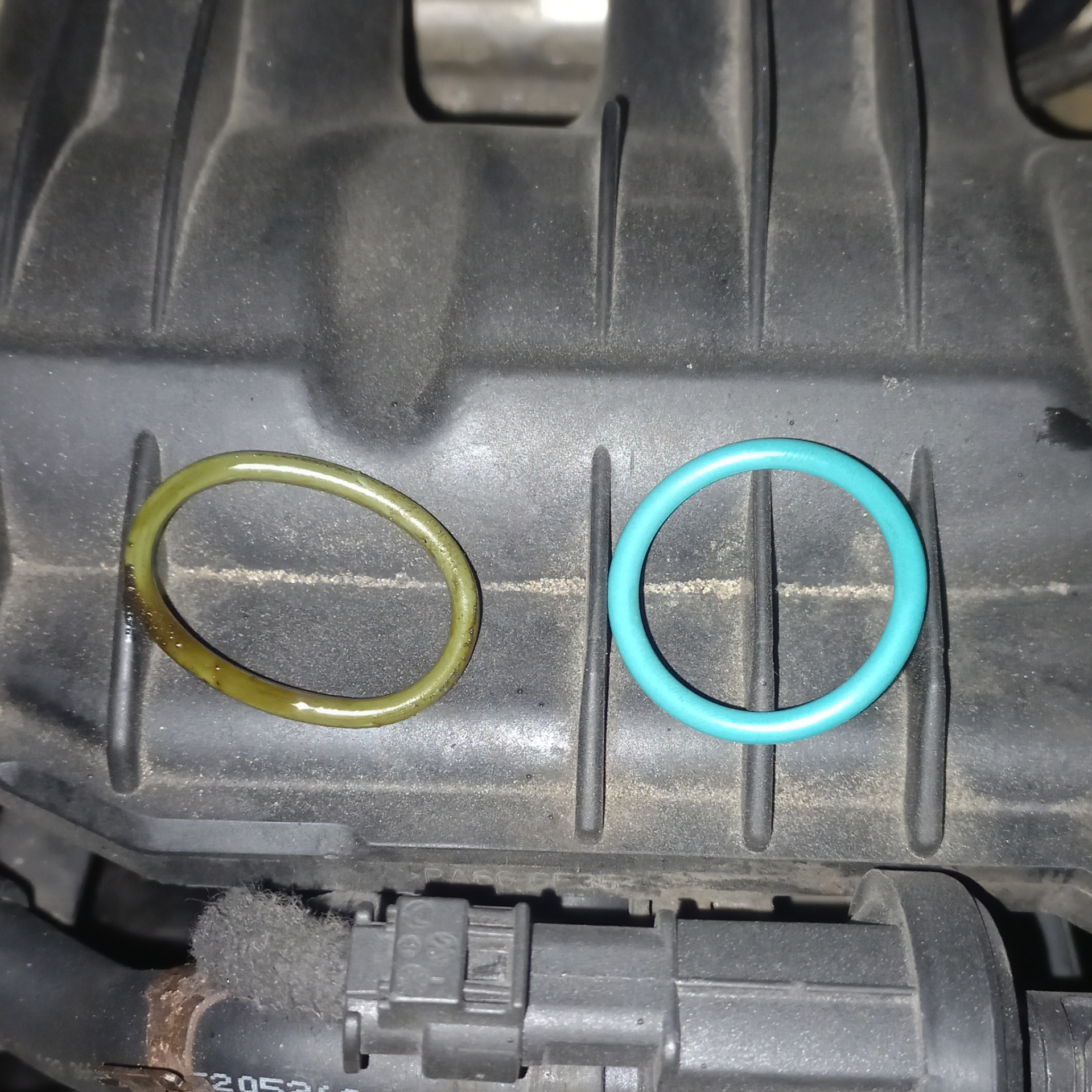 Замена маслоотделителя — Audi A3 Sportback (8PA), 1,8 л, 2007 года ...