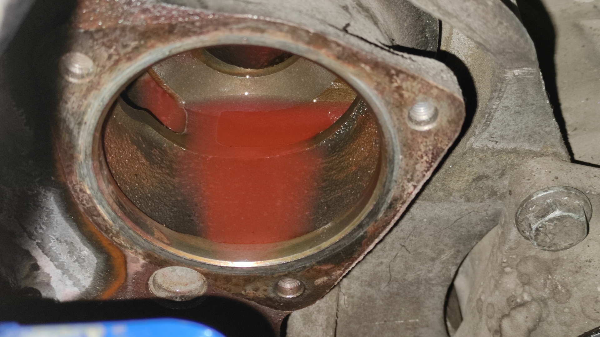 Замена помпы Hepu P525 — Volkswagen Bora (1G), 3,2 л, 2002 года ...