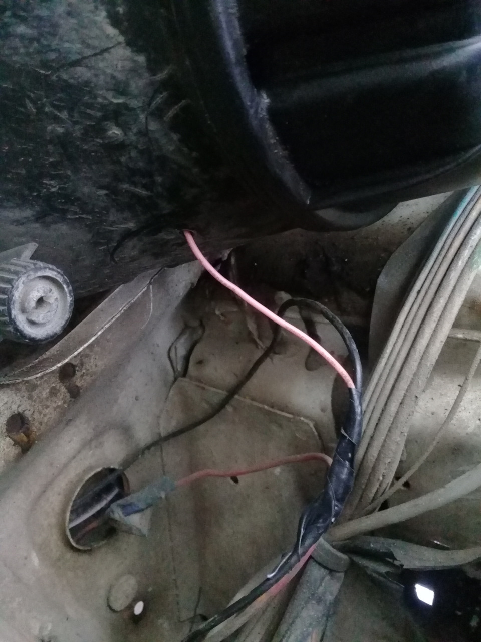 железная заготовка второго ключа. Бачок омывайки, защита коллектора ...