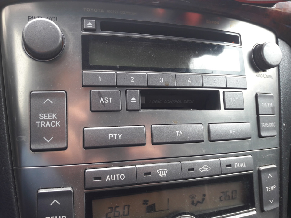 Штатная магнитола! — Toyota Avensis II, 1,8 л, 2004 года | просто так ...