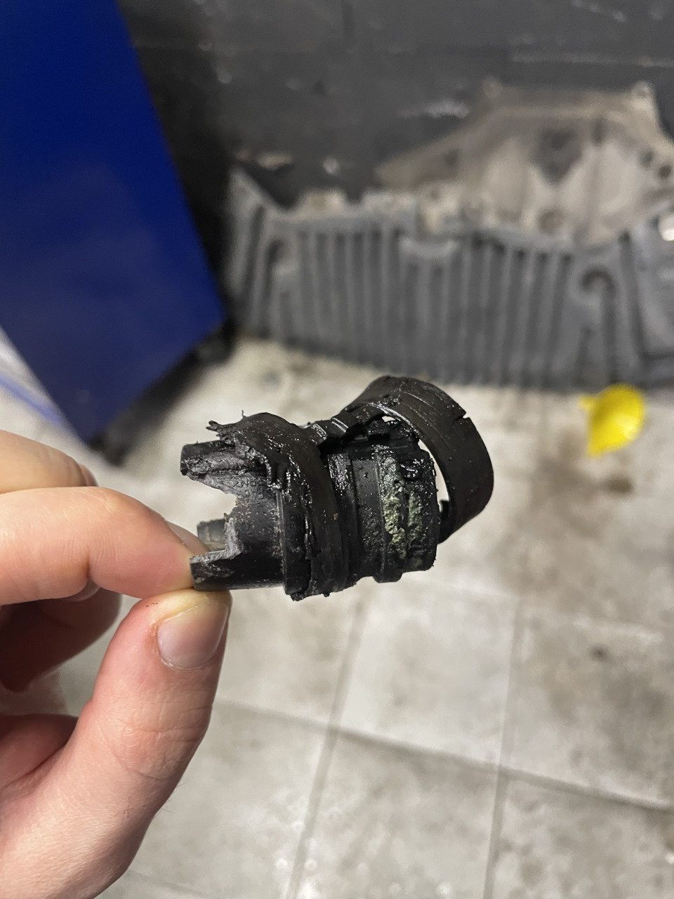 Исправление мелких косяков. — Mercedes-Benz E-Class (W212), 3,5 л, 2013 ...