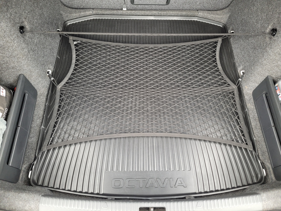OEM Коврик багажника от Octavia A8 + ручка Skoda — Skoda Octavia A7 Mk3 ...