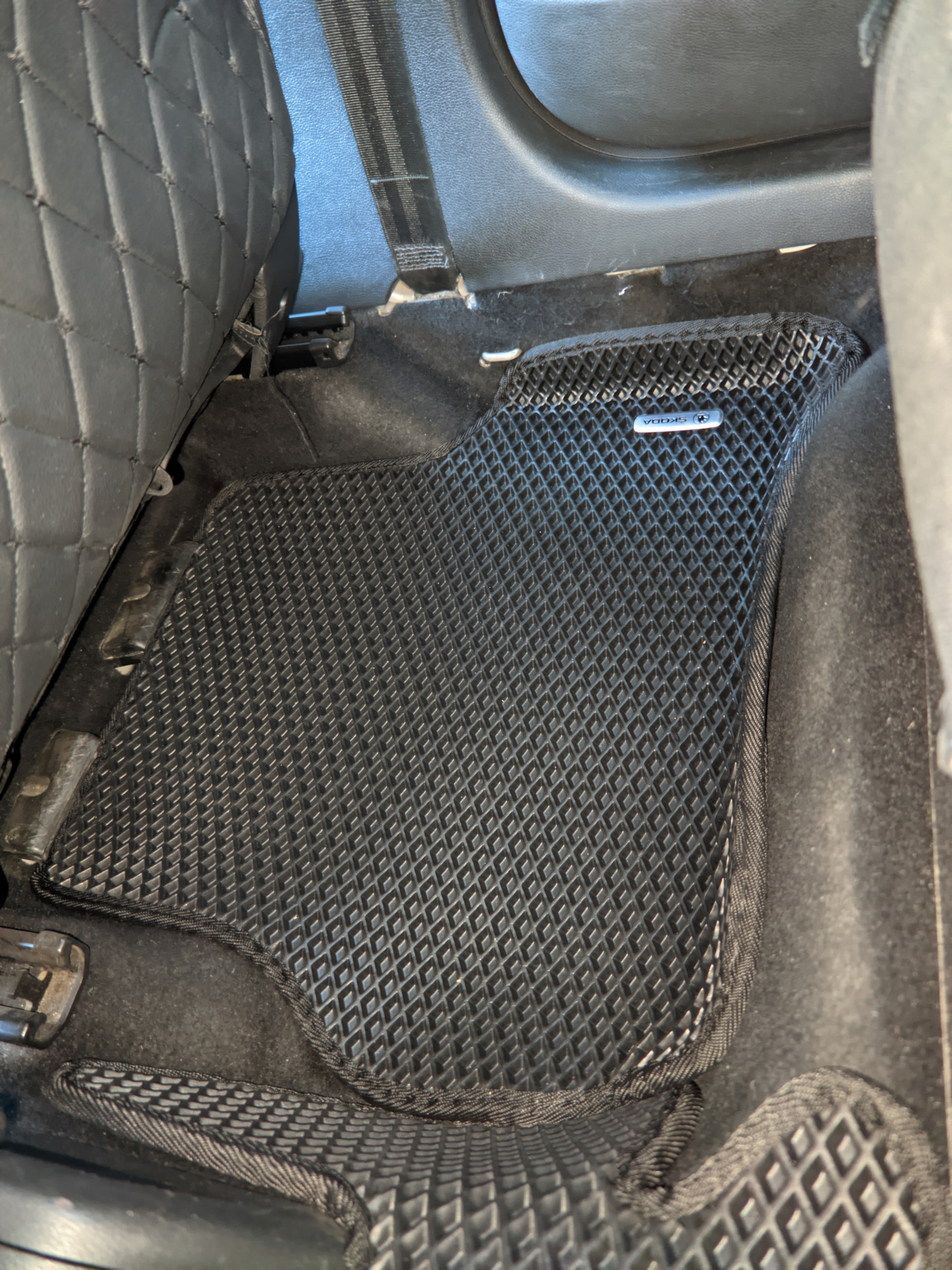 ЭВО коврики — Skoda Yeti, 1,2 л, 2014 года | аксессуары | DRIVE2