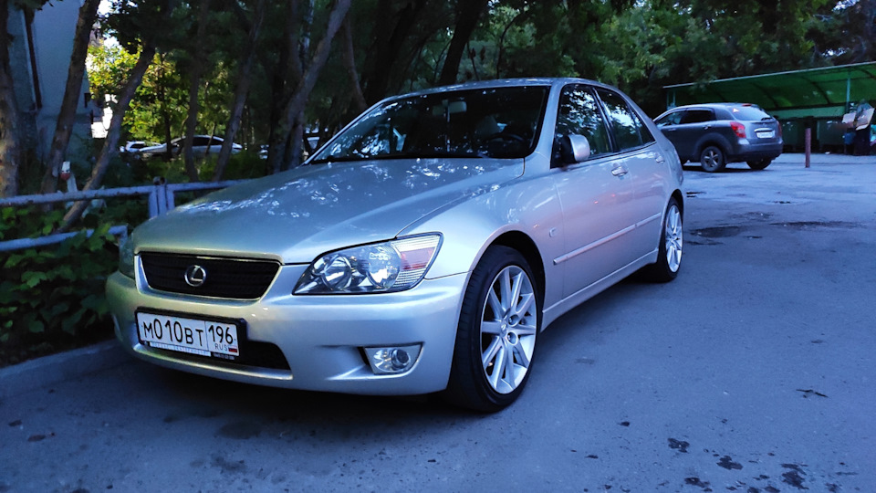 Lexus IS I 2.0 бензиновый 2002 | 200 на DRIVE2
