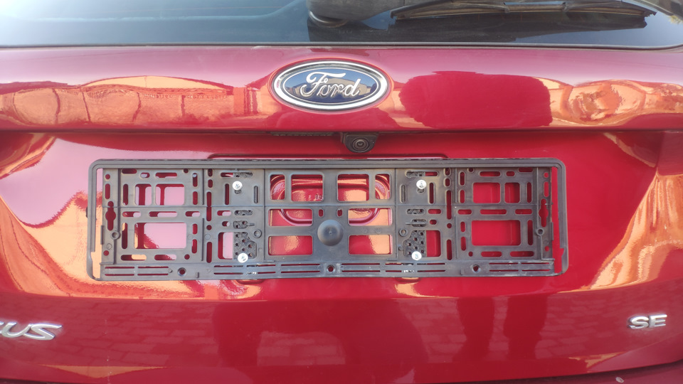 Крепление рамки заднего номера — Ford Focus III Hatchback, 2 л, 2017 ...