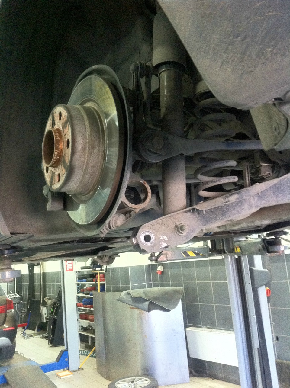 Устранение скрипа в подвеске BMW 1 F20 — DRIVE2