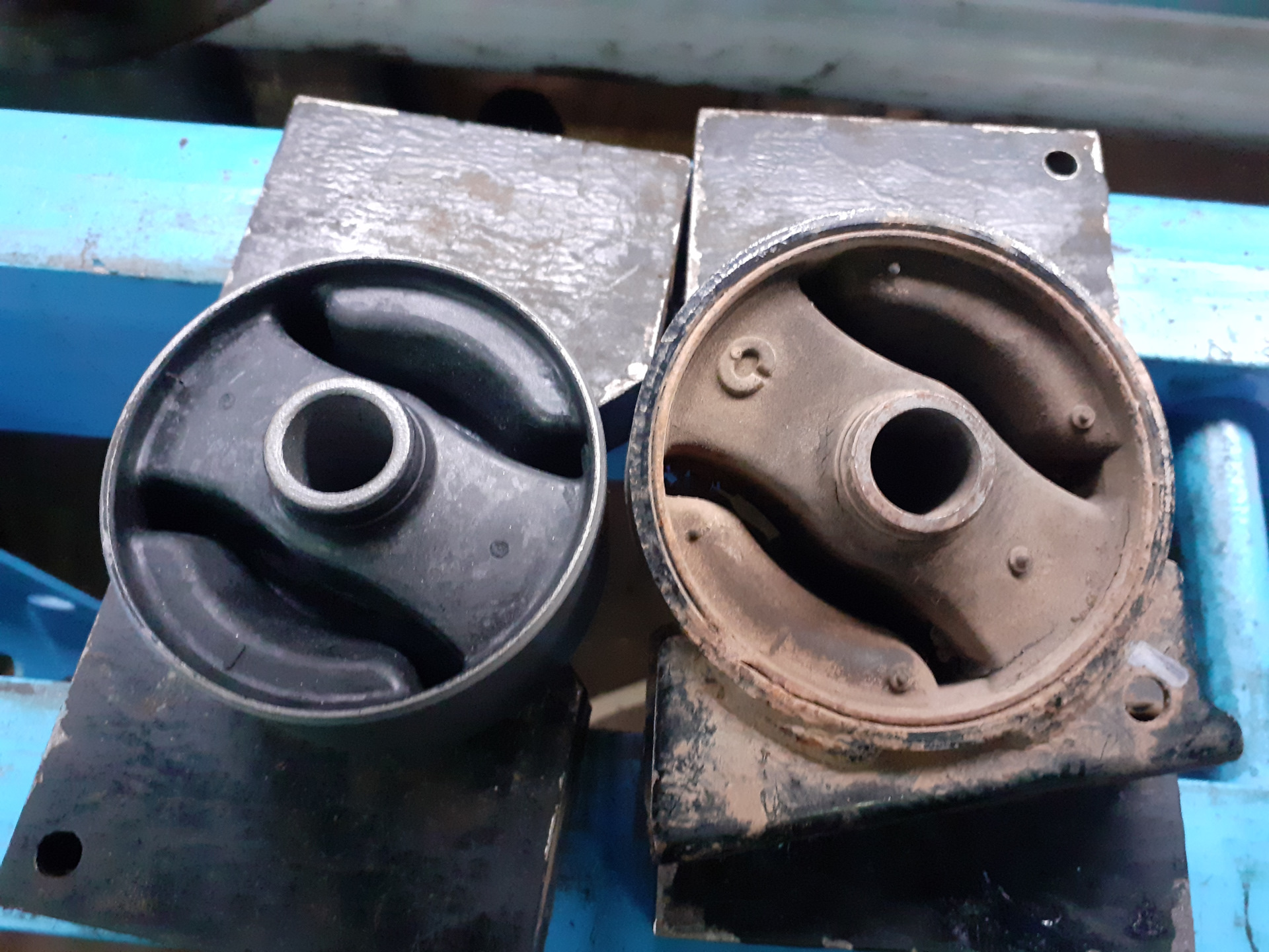 Замена передней опоры двигателя, MN 184355 — Mitsubishi Lancer X, 1,5 л ...