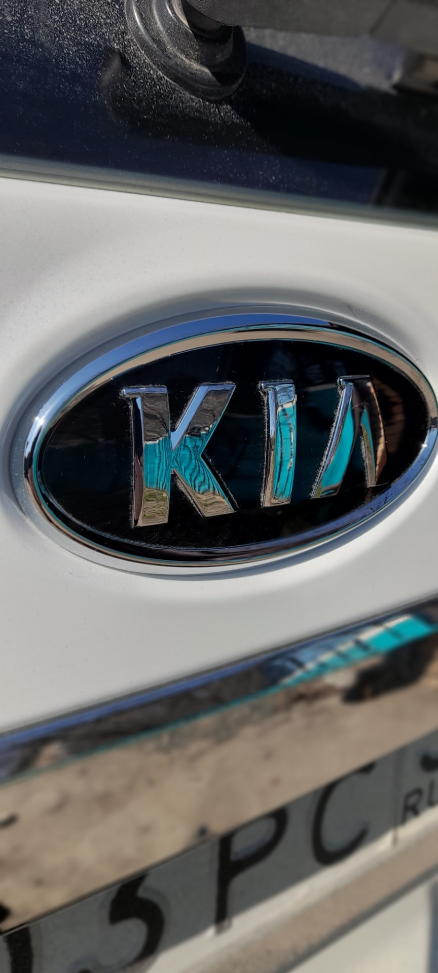 ЭМБЛЕМА "KIA" 86353 1F500 — KIA Sorento (2G), 2,2 л, 2012 года ...