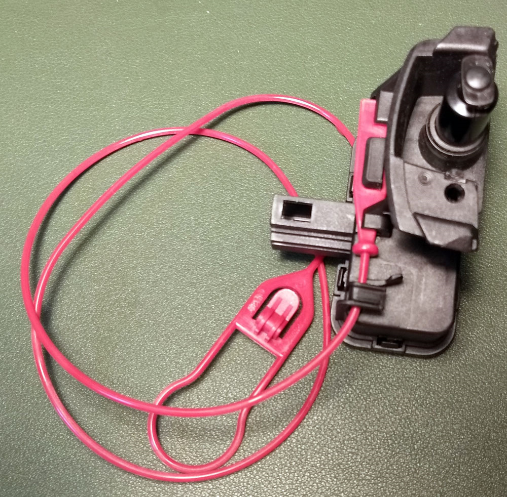 Актуатор замка бензобака — SEAT Leon (Mk III), 1,2 л, 2014 года ...