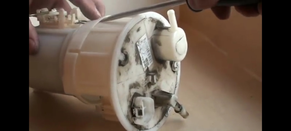 Замена топливных фильтров — KIA Rio (2G), 1,4 л, 2011 года | плановое ...