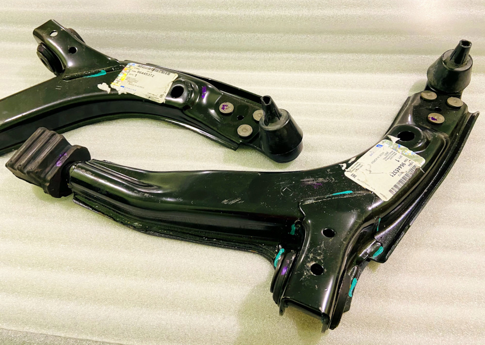 96445372 Рычаг передний прав в сборе Daewoo Lanos GM | Запчасти на DRIVE2