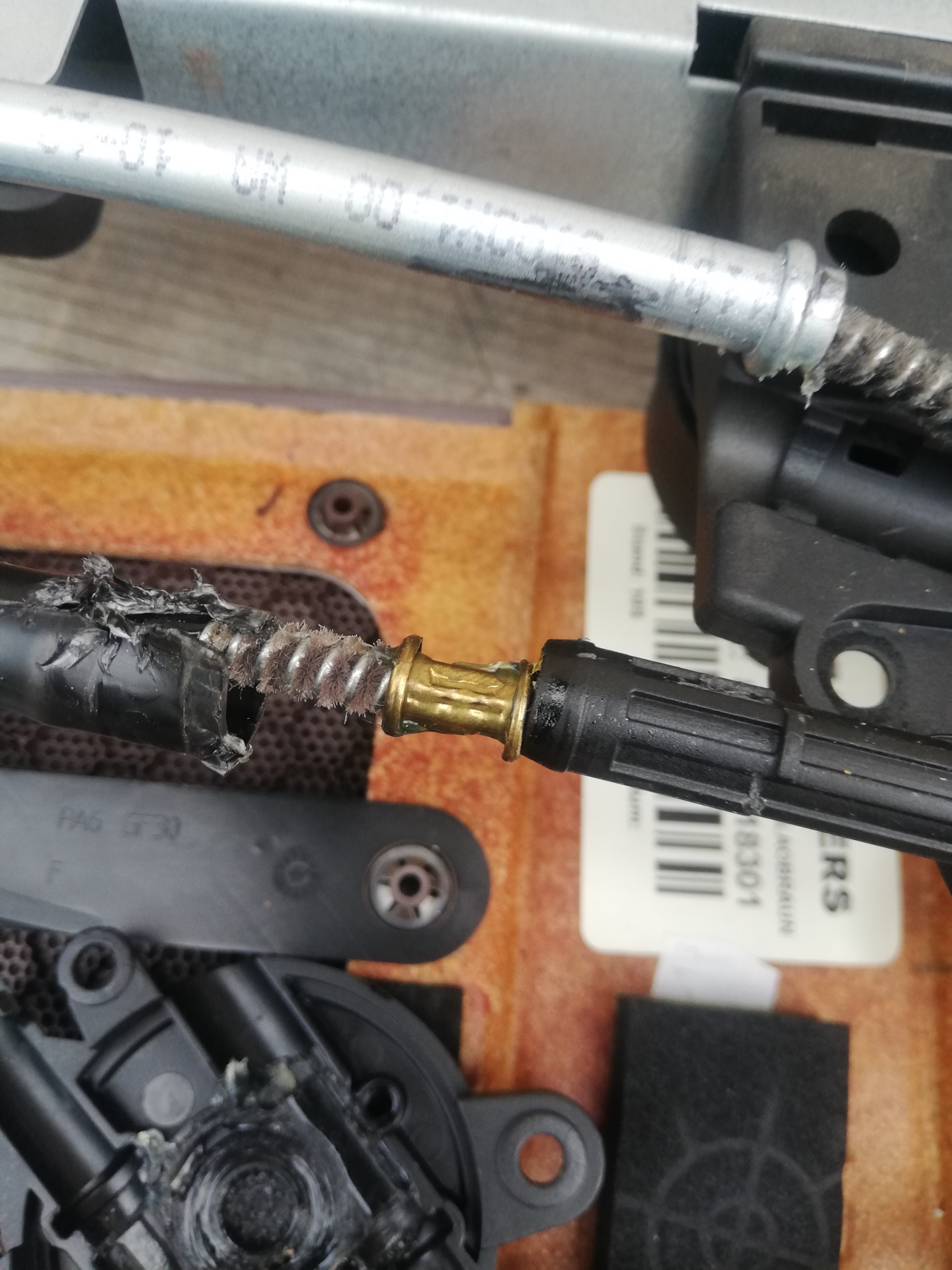 Ремонт задней солнцезащитной шторки — Audi A8 (D4), 4 л, 2013 года ...