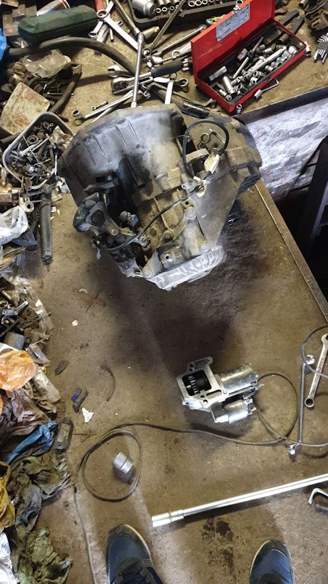 1807604 Сальник первичного вала МКПП / 90~ Ford | Запчасти на DRIVE2