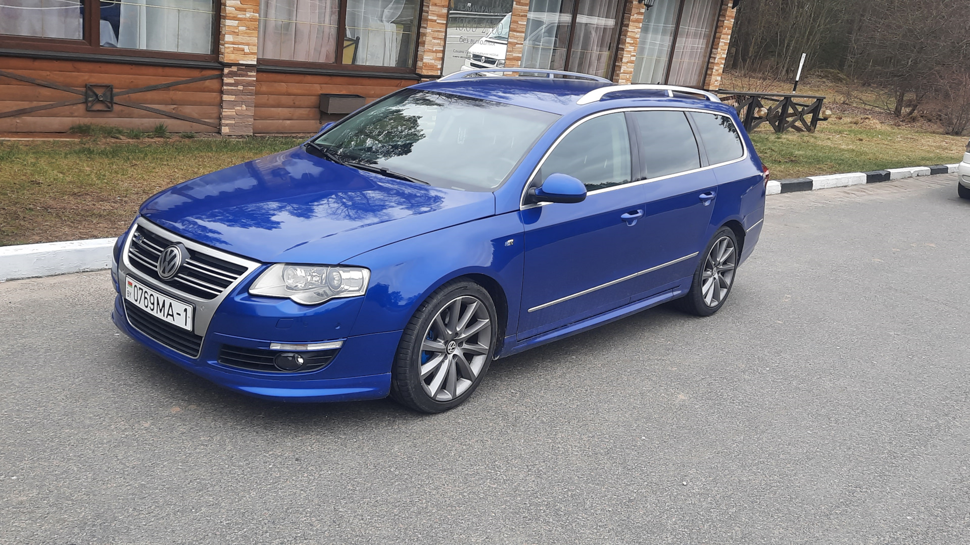 Volkswagen Passat B6 2.0 дизельный 2005 | Lapiz Blue на DRIVE2