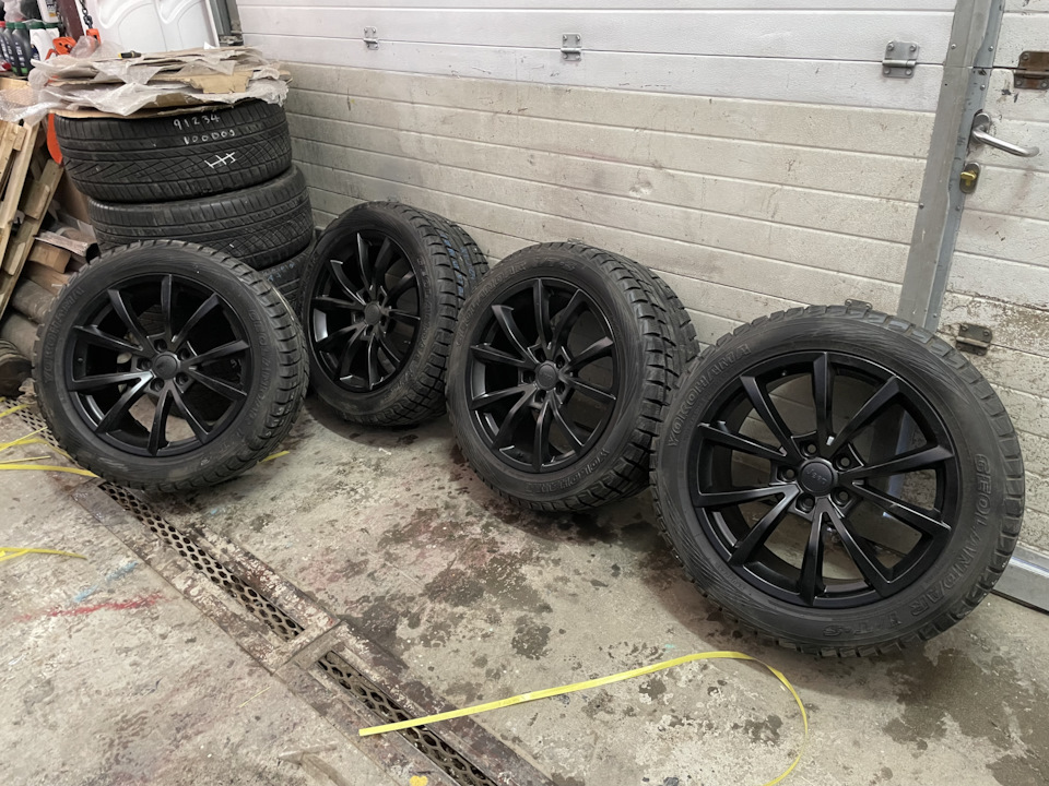 Шины зимние нешипованные Yokohama 295/45 R20, литые диски Replica ...