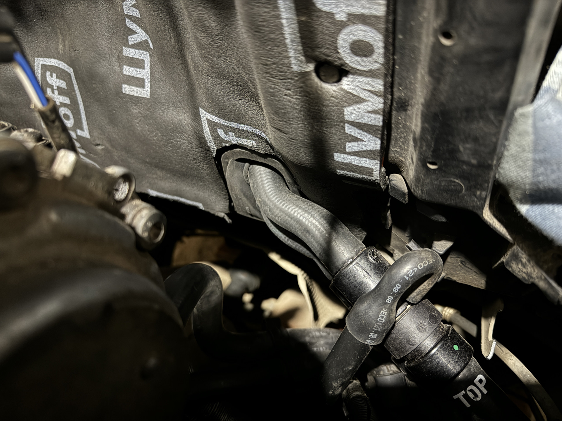 Патрубки печки всё — Land Rover Freelander 2 (L359), 3,2 л, 2009 года ...