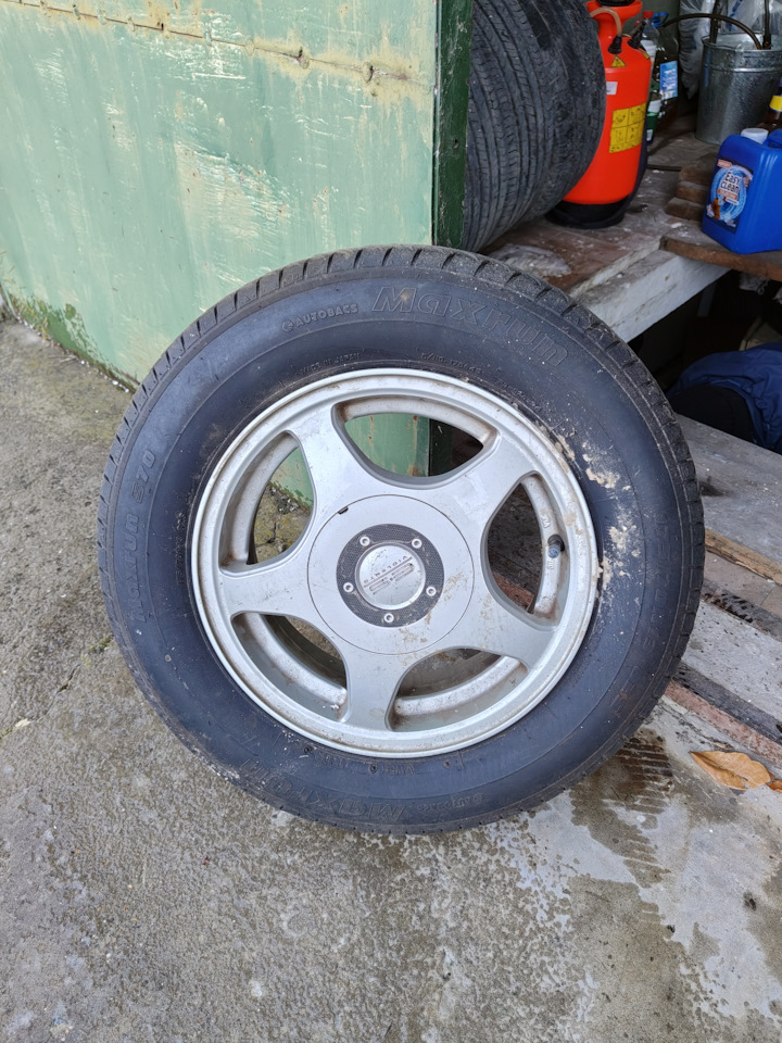 Шины летние Yokohama 175/70 R13, литые диски GS 5Jx13 ET35 4x100. Б/у ...
