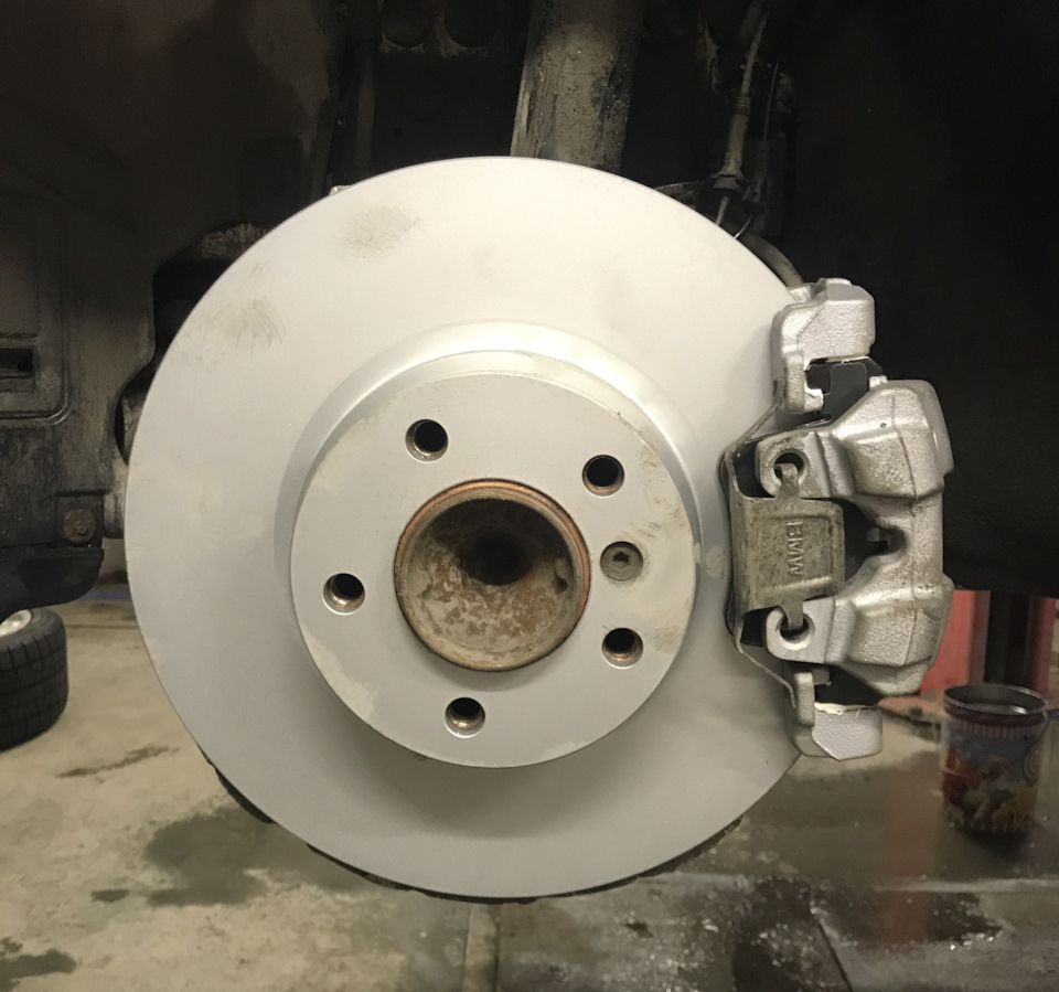 Недвижимость или передние тормоза 330х24мм — BMW 1 series (F20), 1,6 л ...