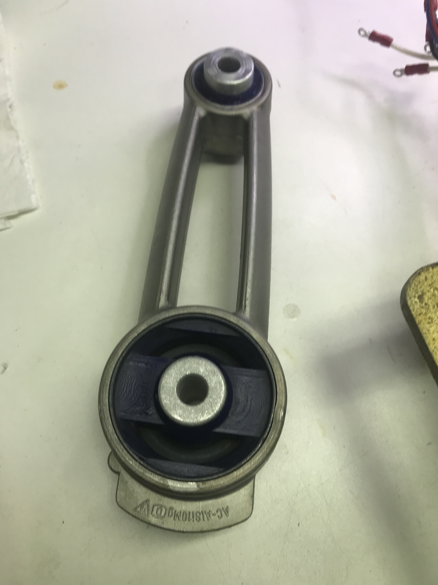 Замена сайлентблоков верхней опоры ДВС — Porsche Cayenne (1G) 955/957 ...