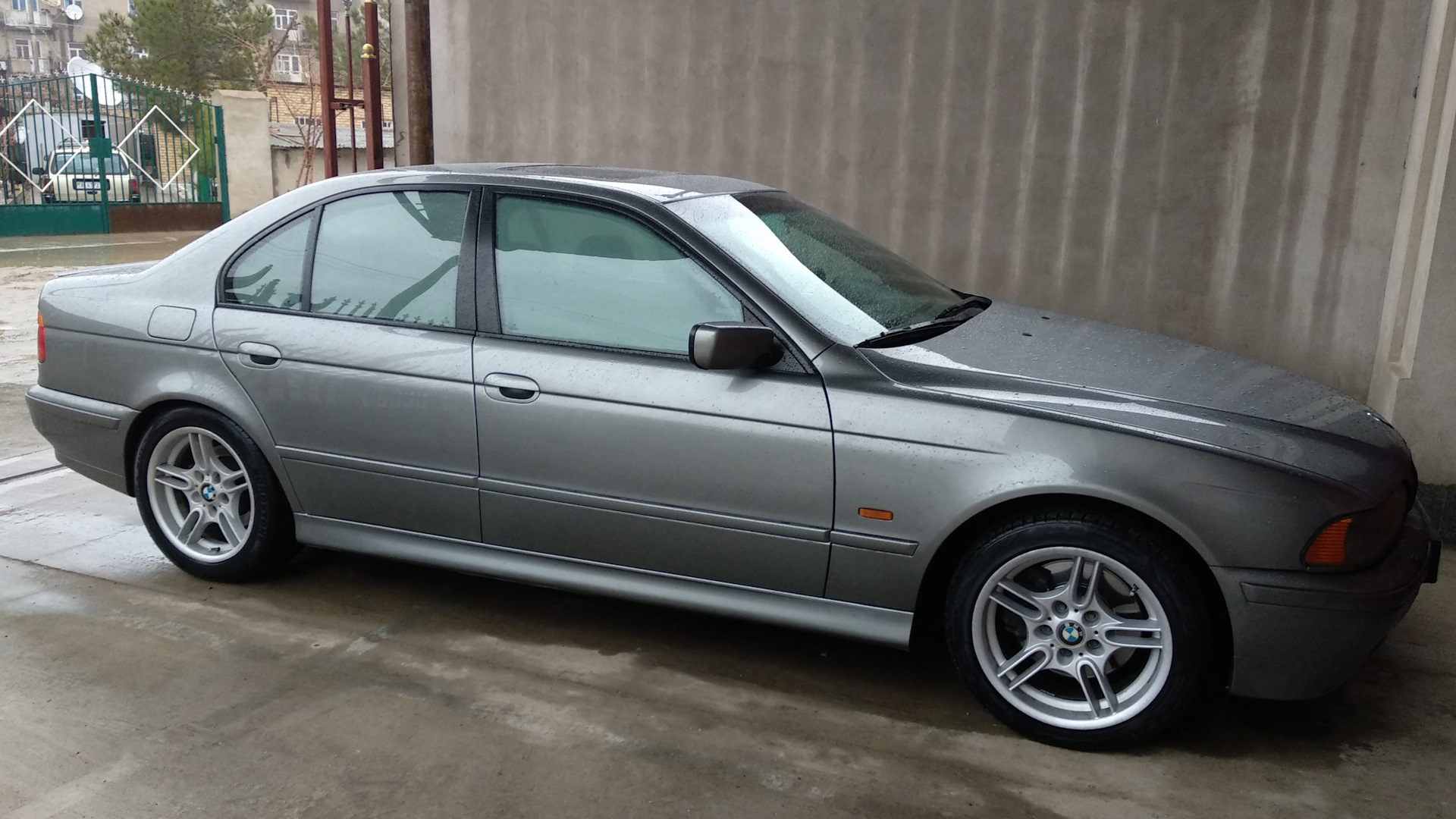 BMW 5 series (E39) 3.5 бензиновый 2003 | Silver на DRIVE2