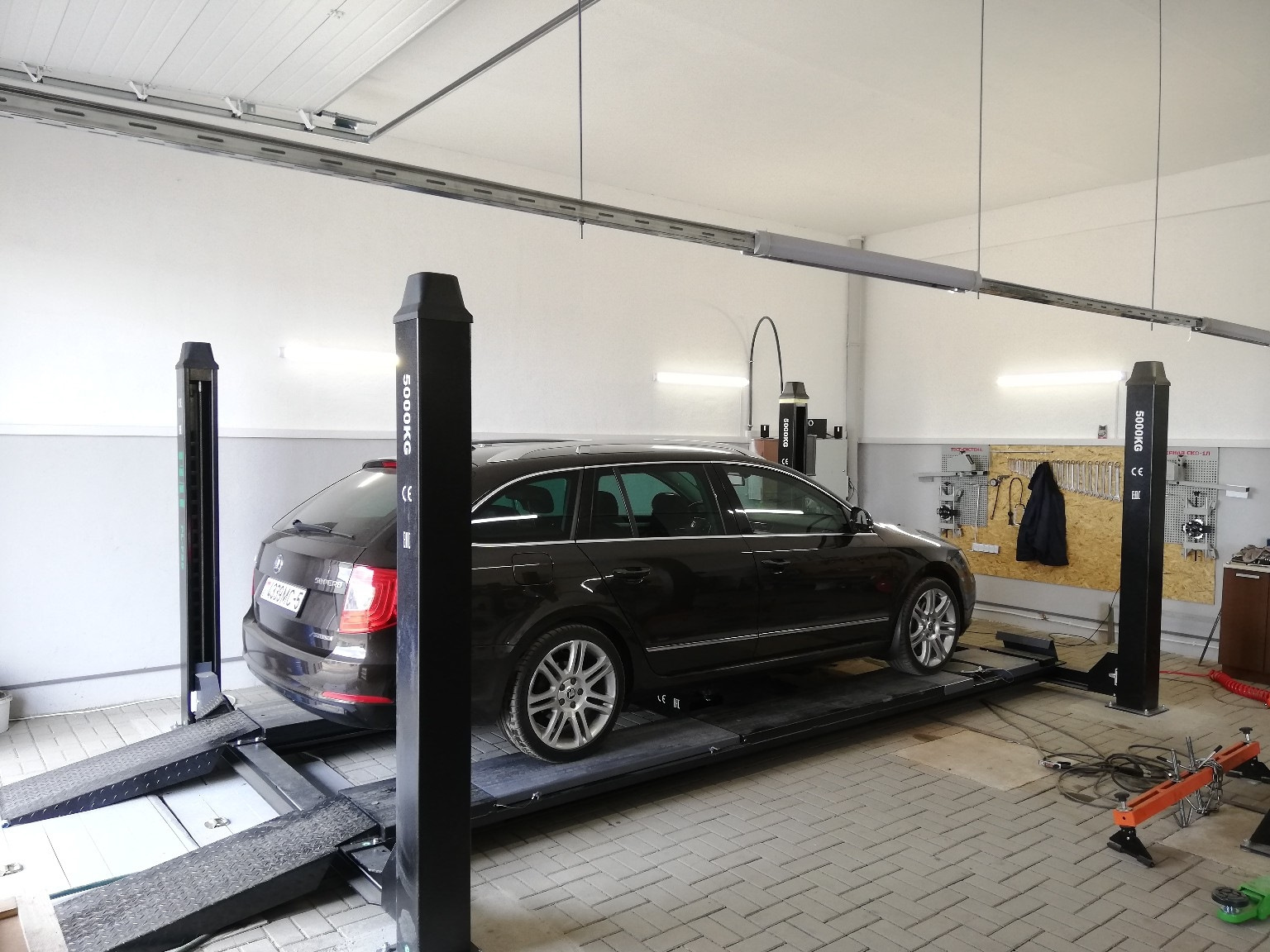 Замена обшивки днища. — Skoda Superb Combi (Mk2), 1,6 л, 2014 года ...