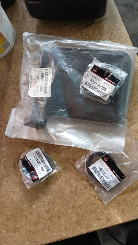 MN130496 Сальник полуоси передней Mitsubishi | Запчасти на DRIVE2