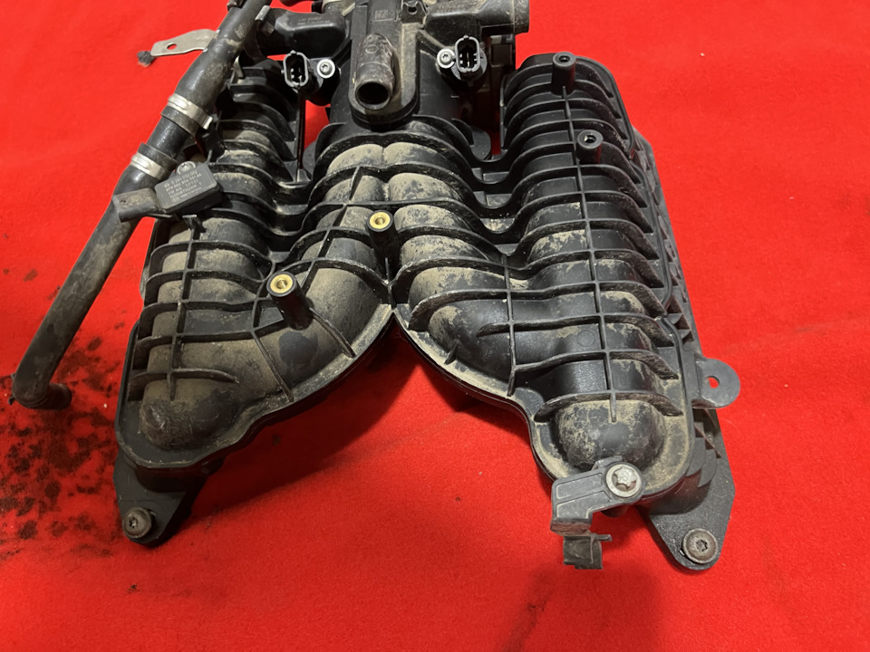 Впускной коллектор Porsche 94611001663 на Porsche Cayenne (2G) 958 ...