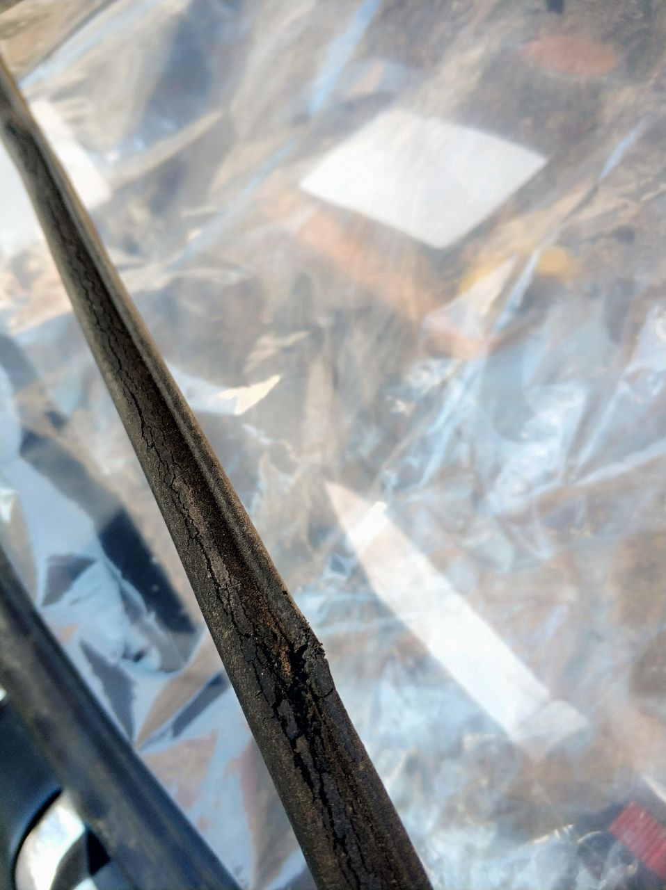 Замена уплотнителей подкапотного пространства — Mitsubishi Pajero (4G ...