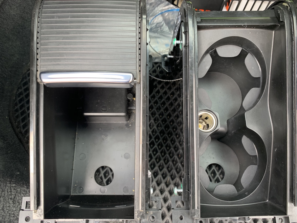 39817815 Console Compartment (Interior code: 330X, 336X, 3X0X, 3X6X ...