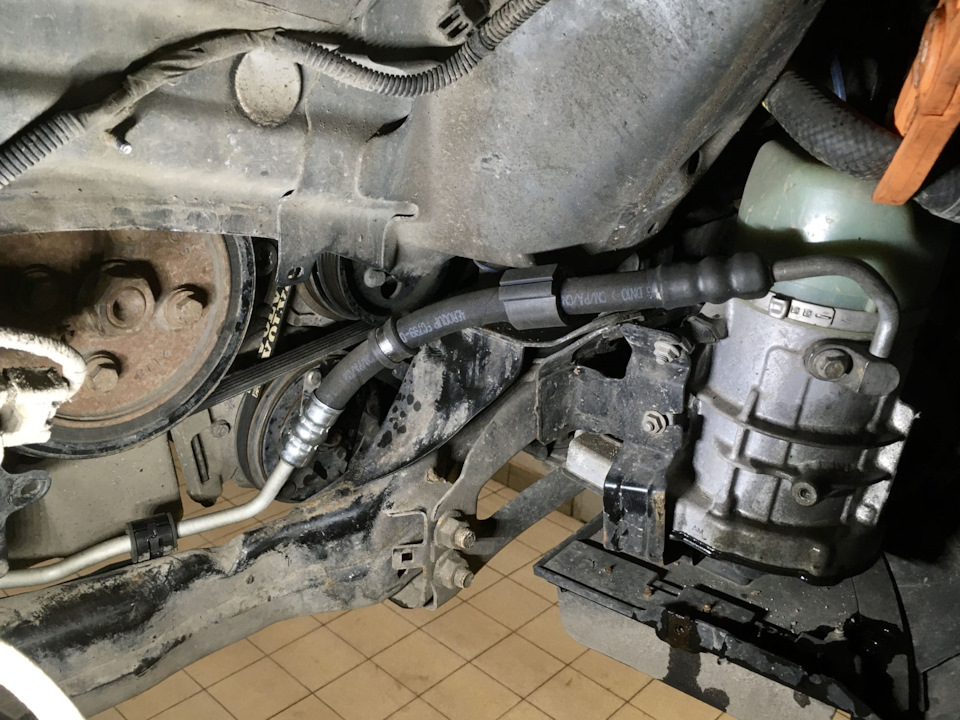 Замена шланга ГУР Volvo 31387522 и бачка LR000578 — Volvo XC70 III, 2,4 ...