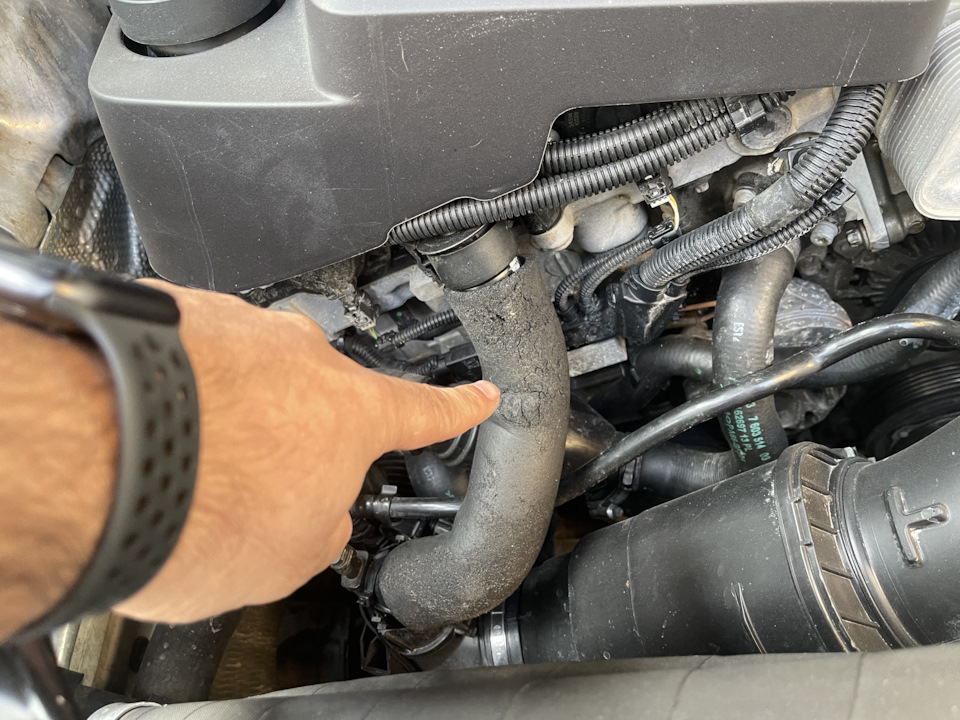 Что за патрубок? Решено "ШЛАНГ ДЛЯ ПРОКАЧКИ" — BMW 5 series (F10), 1,9 ...