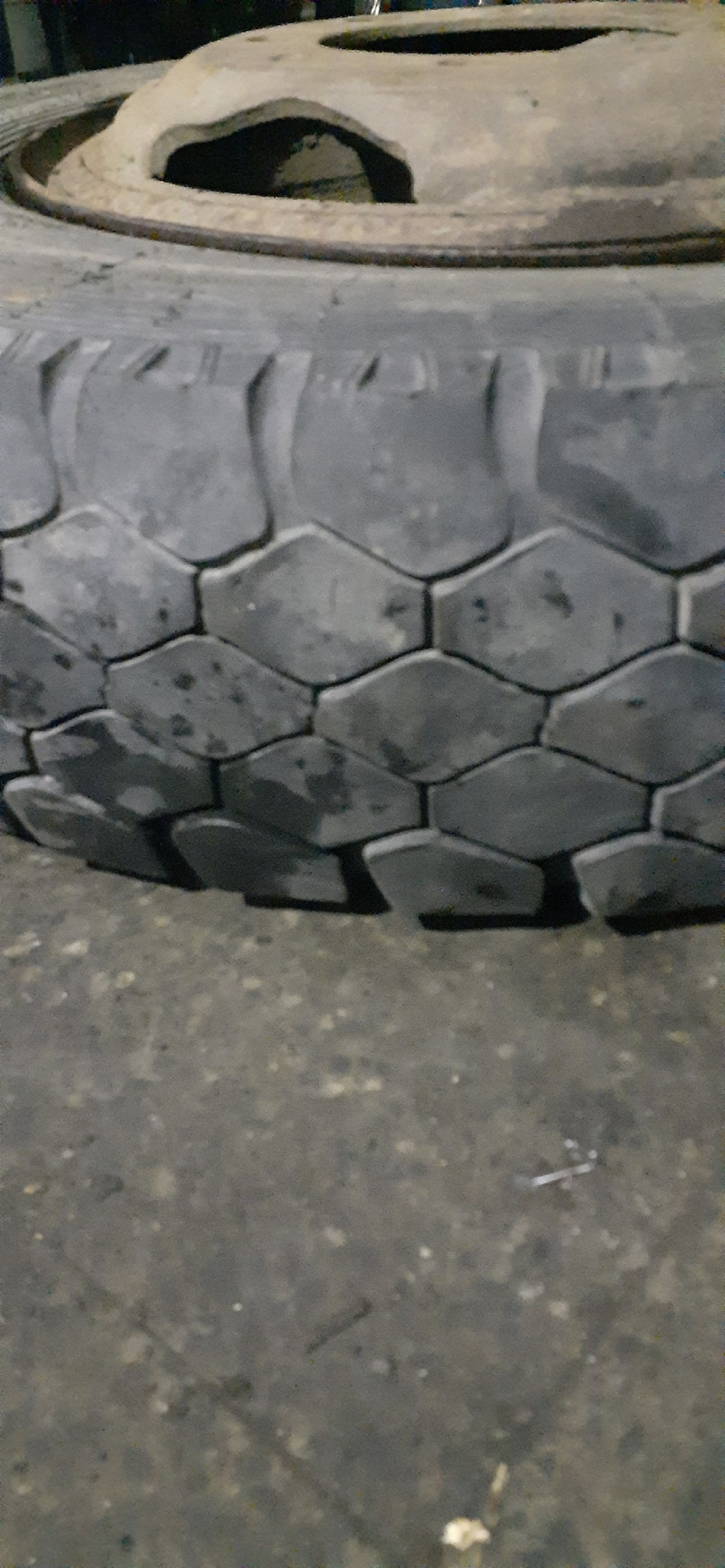 кончилась покрыха — ЗИЛ-433362 КО-510, 6 л, 2000 года | шины | DRIVE2