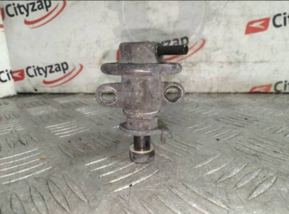 2328046010 Регулятор давления топлива TOYOTA MARK II 9#, 10#, 11# 1 ...