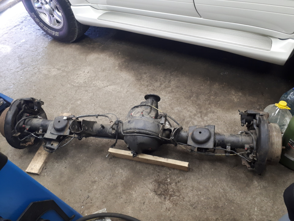 Установил задний мост с блокировкой — Toyota Land Cruiser 100, 4,7 л ...