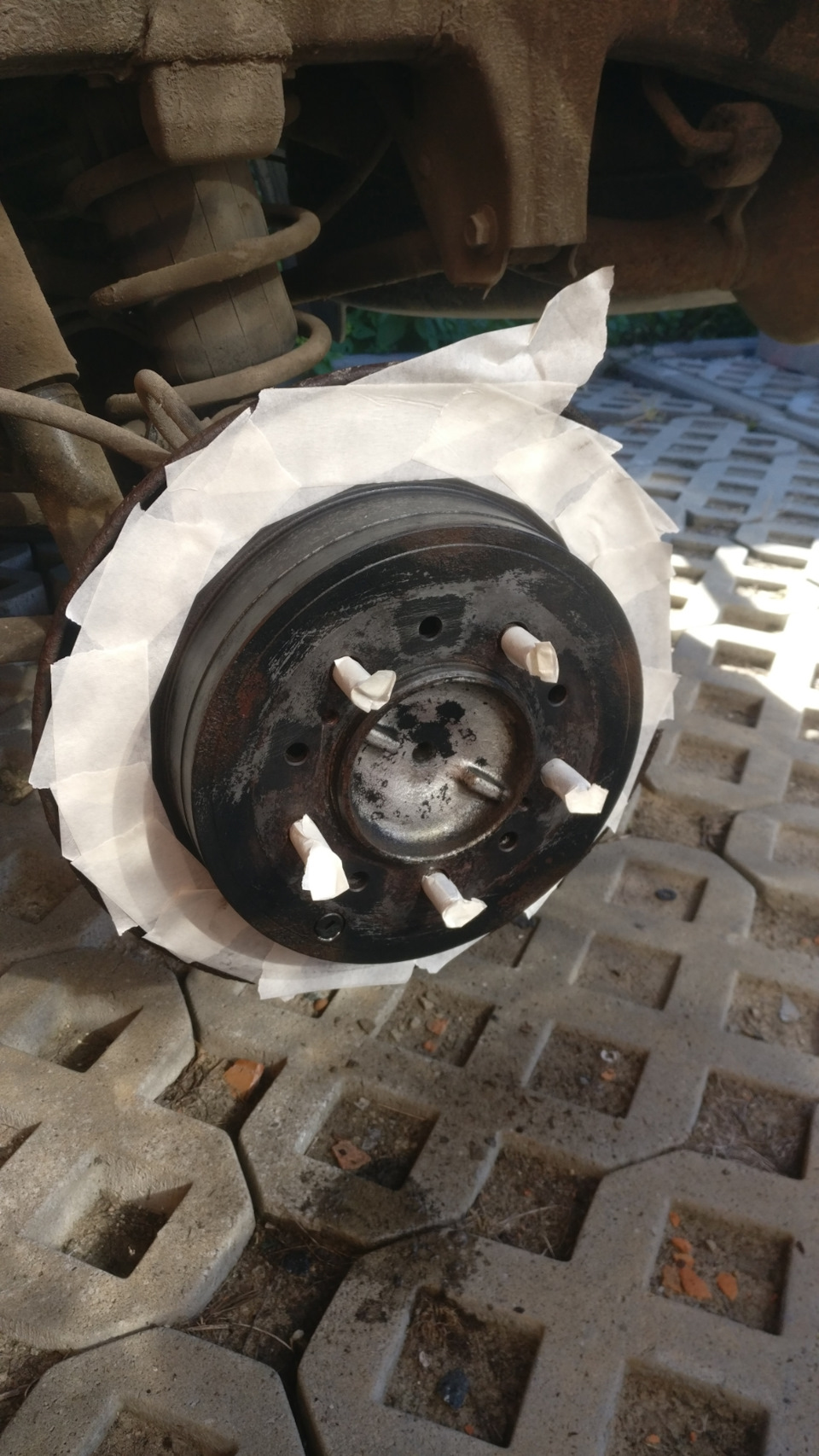 Смазка задних направляющих — Toyota Land Cruiser 200, 4,7 л, 2008 года ...