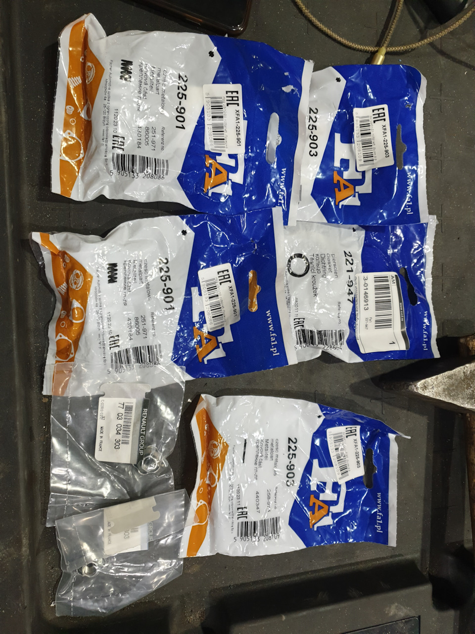 7703034303 Гайка м8х125 RENAULT | Запчасти на DRIVE2