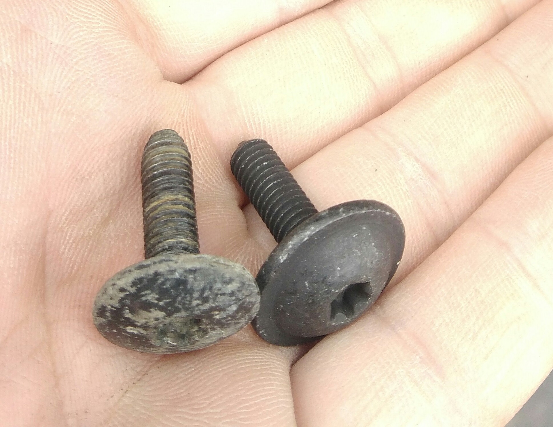 Про болты. — Renault Duster (1G), 1,6 л, 2014 года | аксессуары | DRIVE2